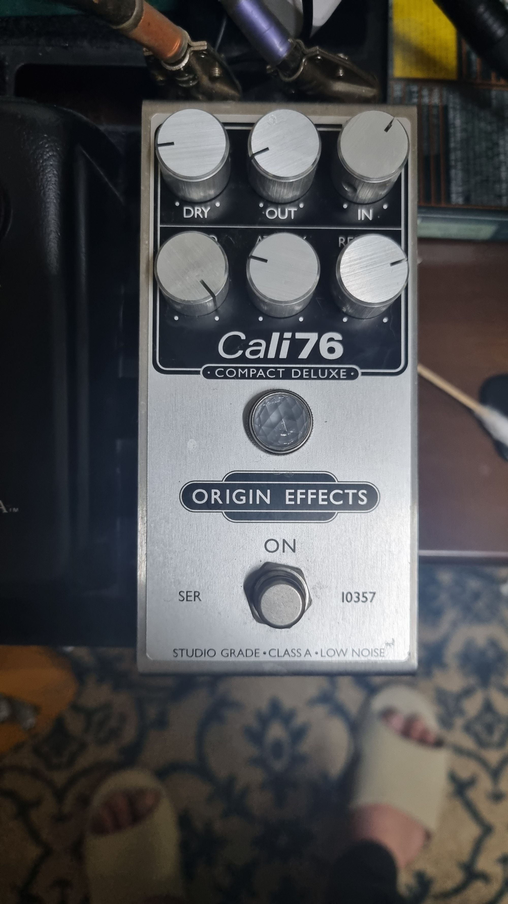 Cali76 칼리76 컴프 | 중고악기 뮬