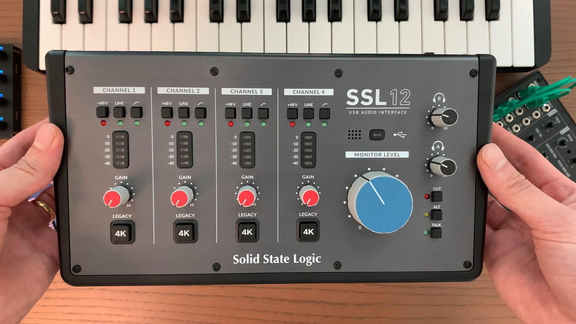 SSL이 만든 오디오 인터페이스 // Solid State Logic (SSL) SSL 12 | 중고악기 뮬