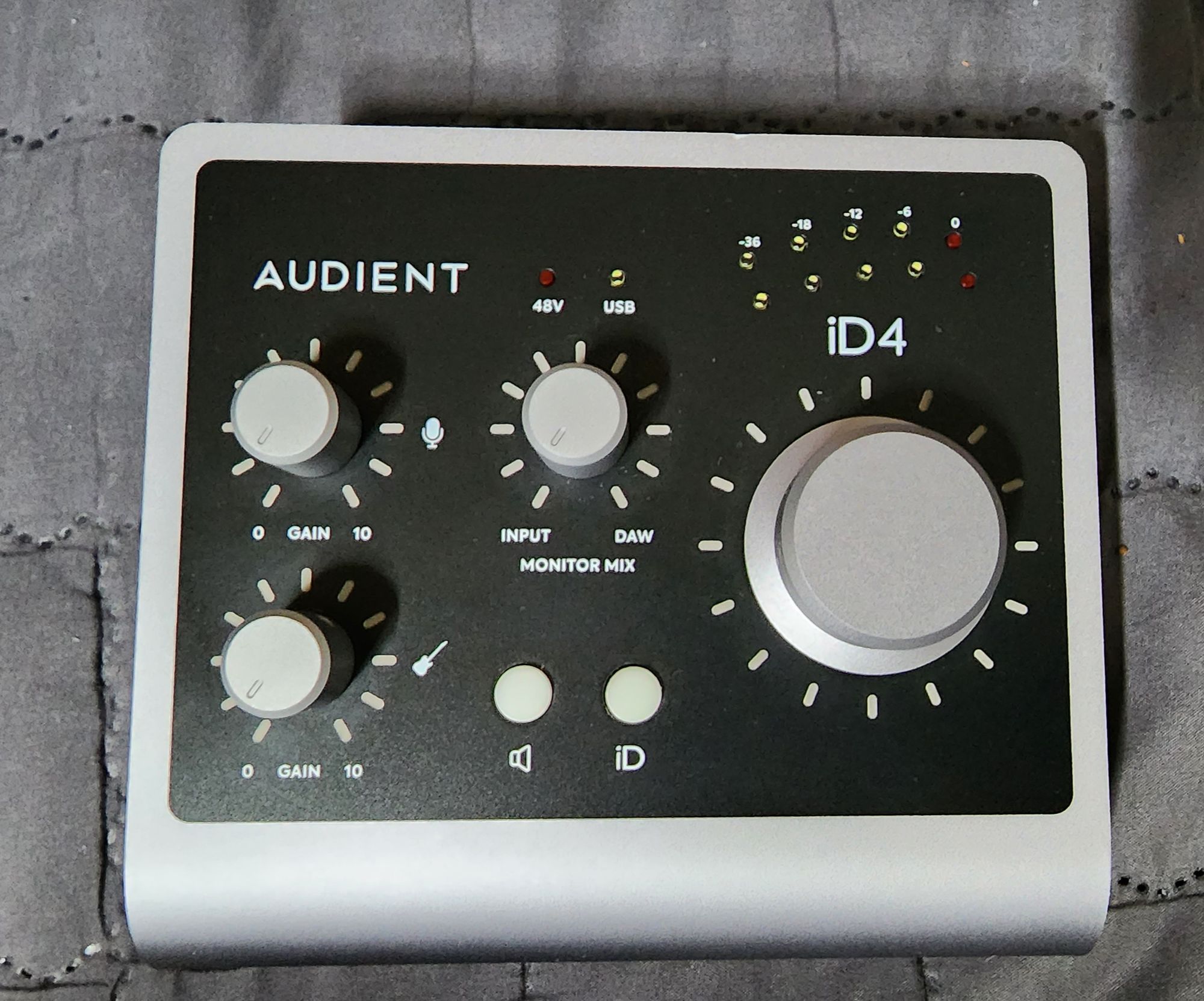 오디언트 iD4 mk2 판매합니다! | 중고악기 뮬