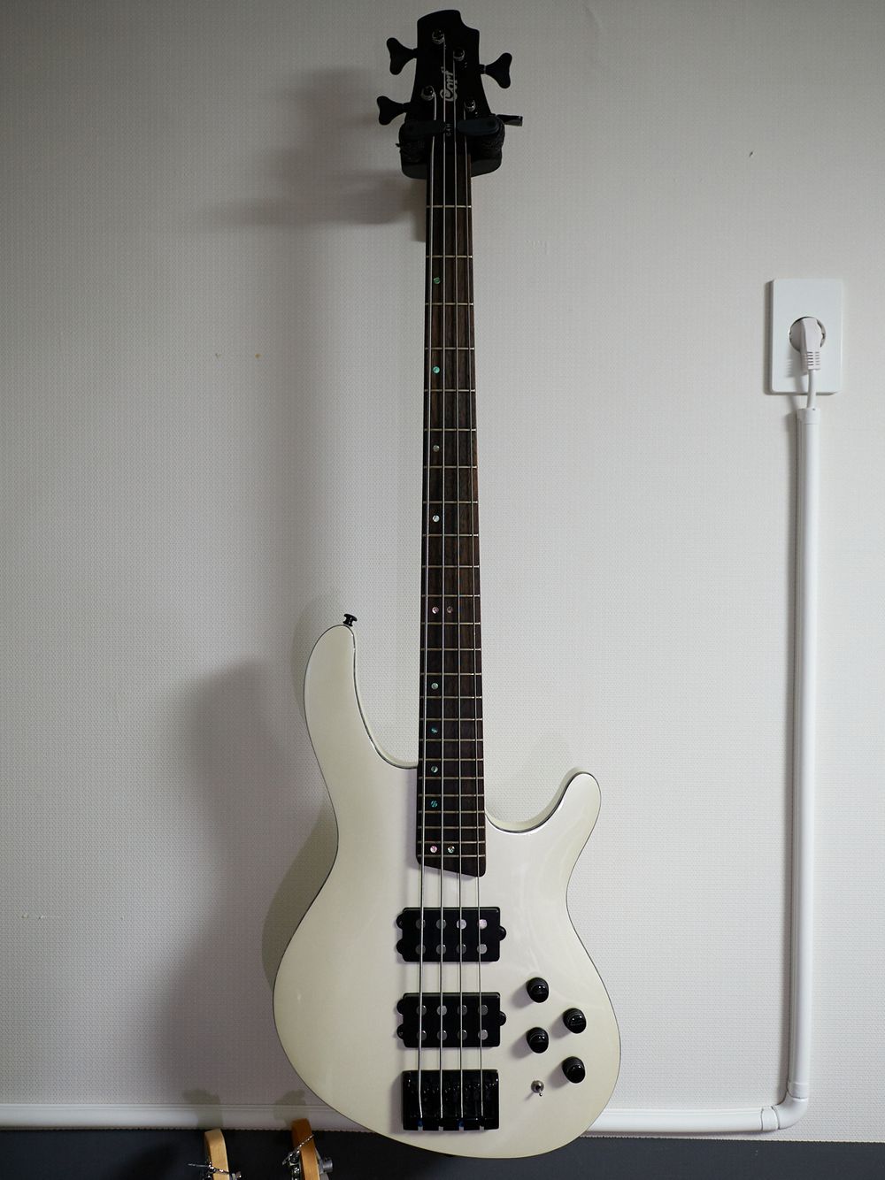 Cort Artisan C4H 콜트 험버커 베이스 | 중고악기 뮬