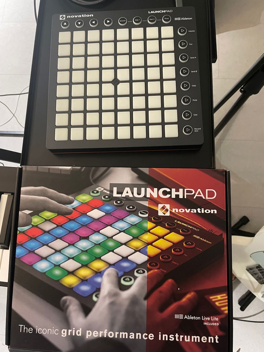 노베이션 런치패드 mk2 NOVATION LAUNCHPAD MK2 판매합니다. | 중고악기 뮬