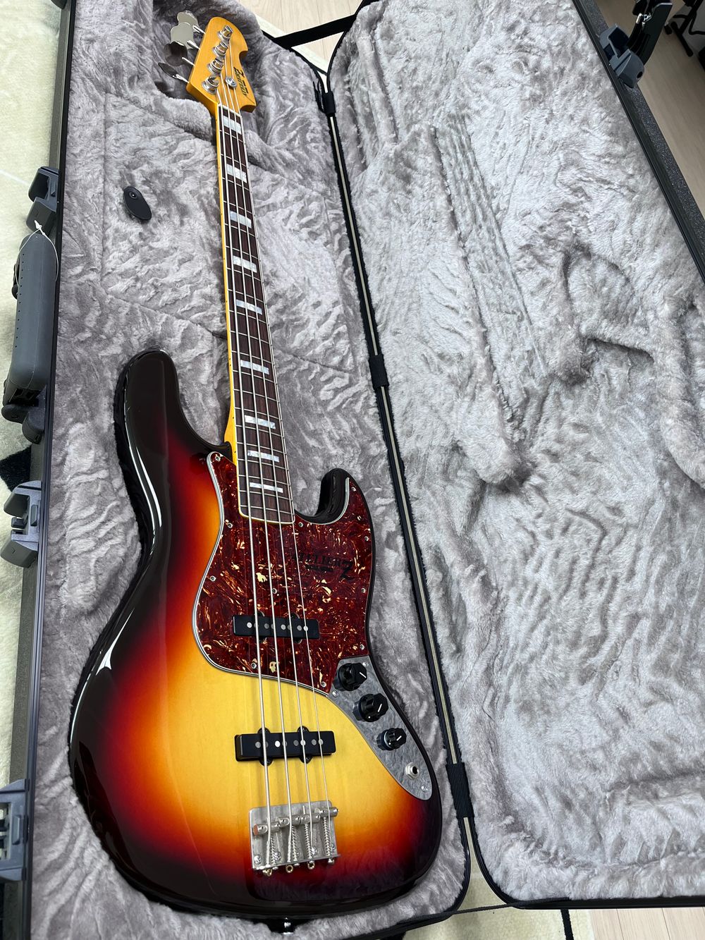 Atelier z mvt 714 빈티지 패시브 재즈베이스 판매 합니다. | 중고악기 뮬