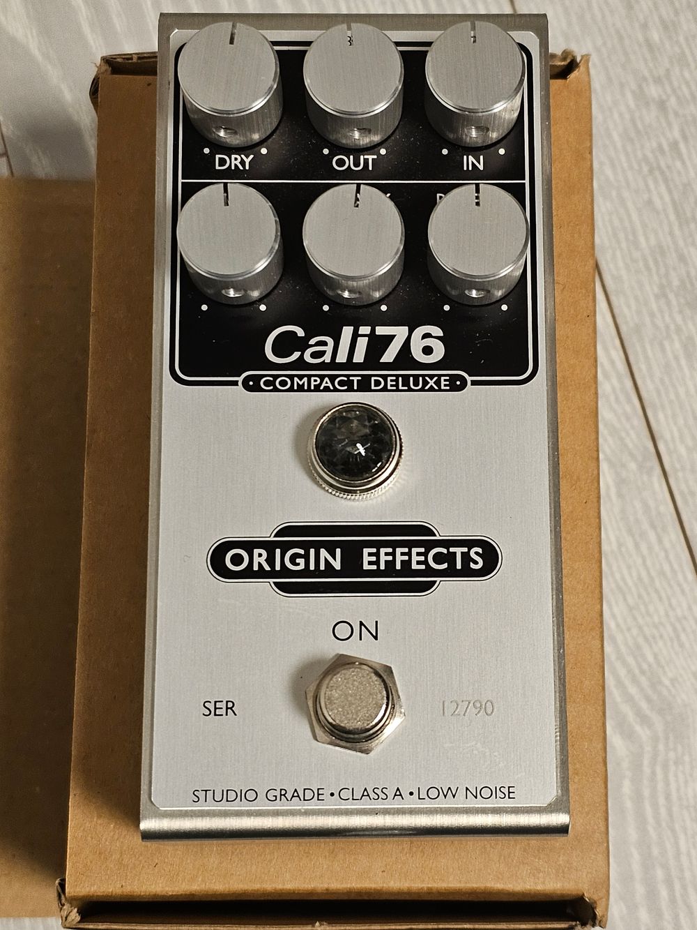 칼리76 cali76 compact deluxe 컴프레서 | 중고악기 뮬